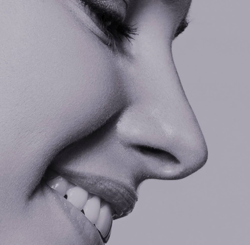 Rhinoplastie - Chirurgie de la pointe du nez à Paris - Dr Liwarek